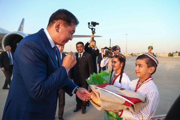 Ерөнхийлөгч Interview
